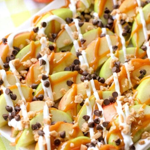 Caramel Apple Nachos {Caramel & White Chocolate Drizzles} | Lil' Luna