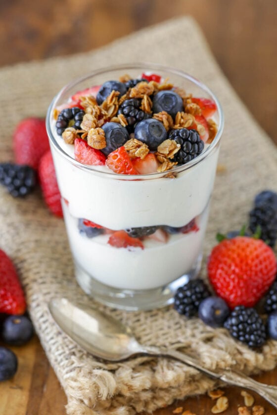 Yogurt Parfait {Quick + Easy 5 Minute Breakfast} | Lil' Luna