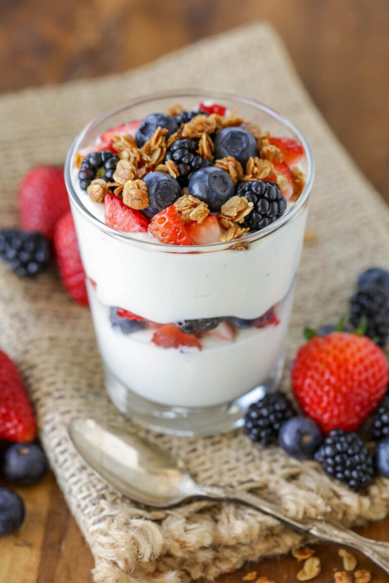 Yogurt Parfait {Quick + Easy 5 Minute Breakfast} | Lil' Luna