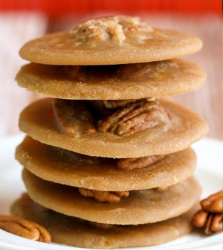 Easy Chocolate Pecan Pie Recipe | Lil' Luna