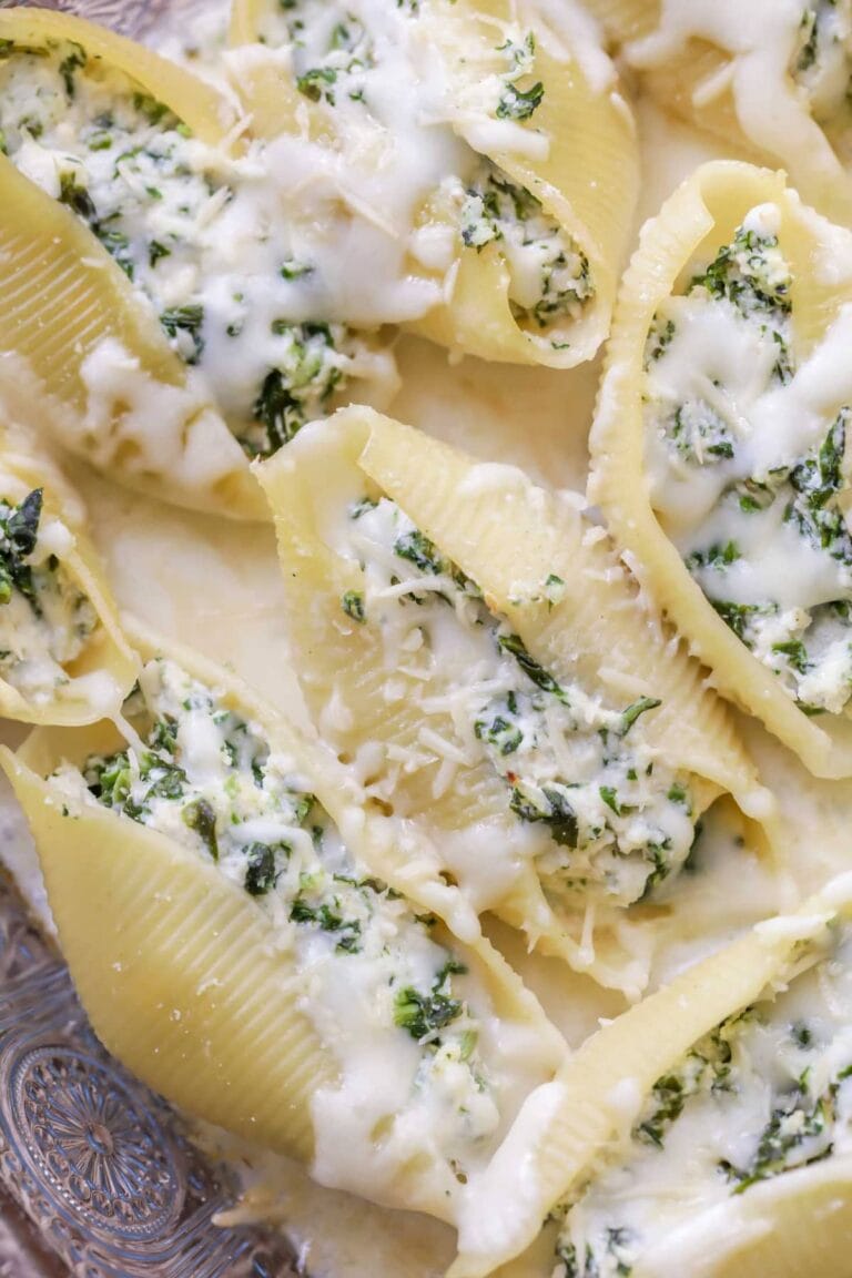 Chicken Aflredo Stuffed Shells {With Homemade Sauce} | Lil' Luna