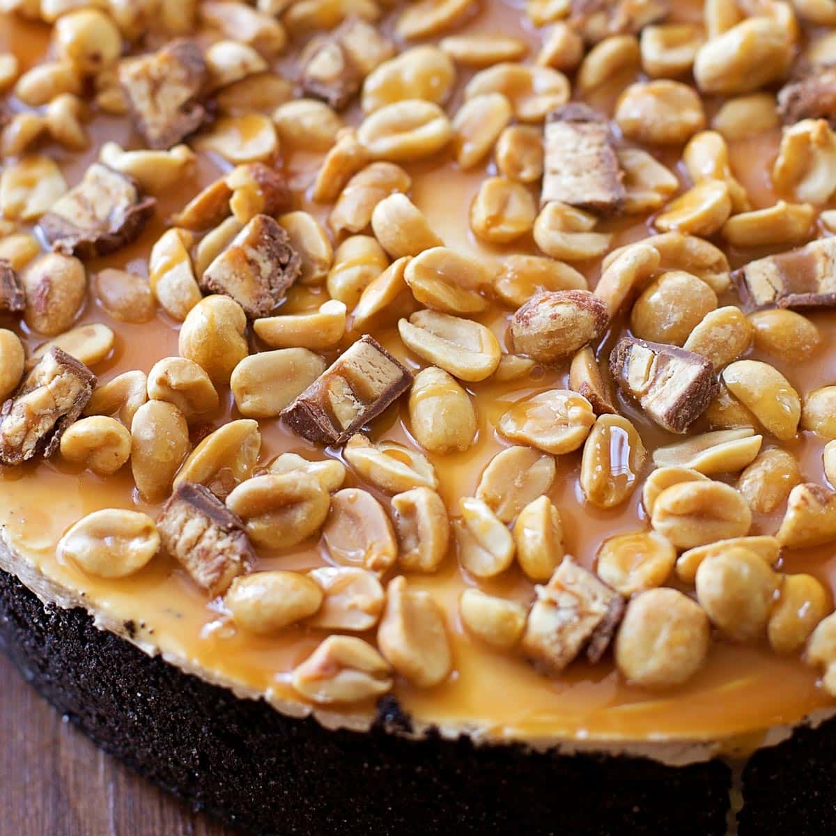 No Bake Snickers Cheesecake {Easy + Refreshing} | Lil' Luna