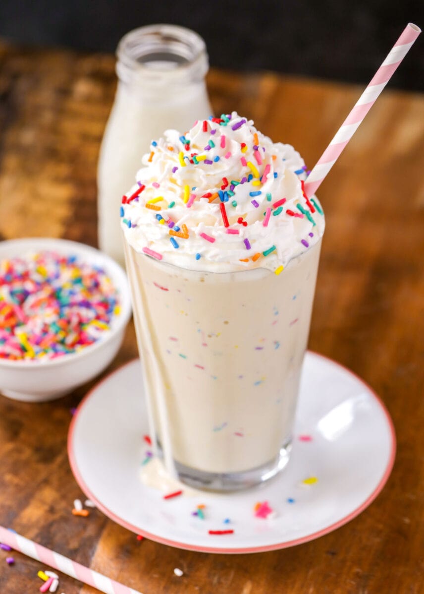 Funfetti Cake Batter Milkshake {5 Minute Treat} | Lil' Luna