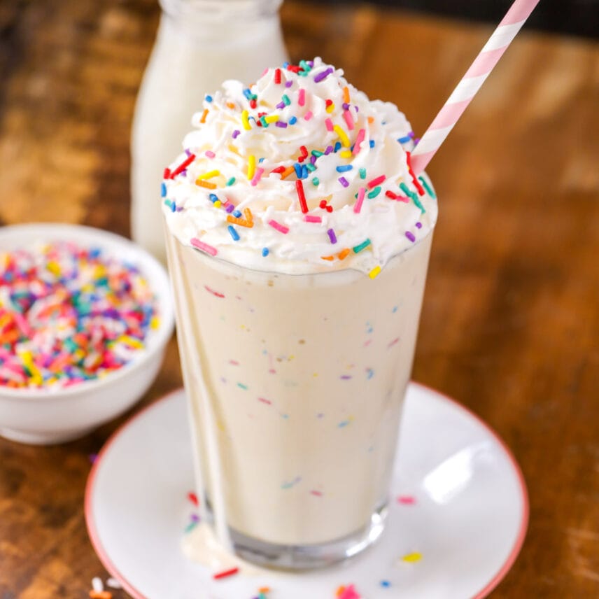 Funfetti Cake Batter Milkshake {5 Minute Treat} | Lil' Luna