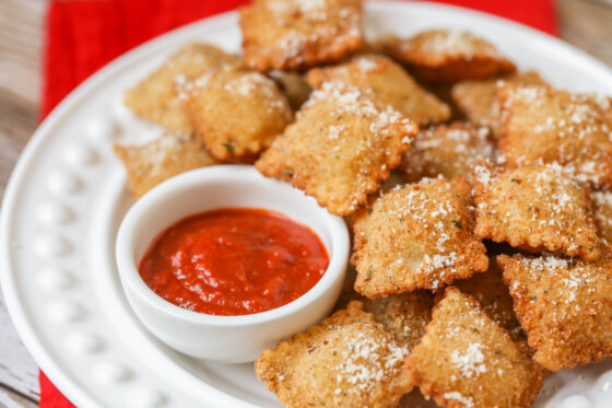 Mozzarella Bites {aka Fried Mozzarella Balls!} | Lil' Luna