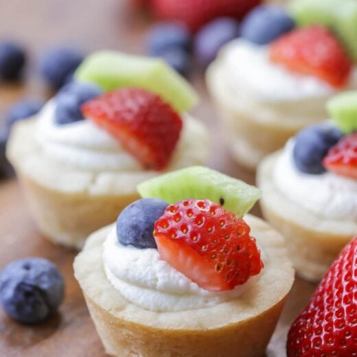 Easy Mini Fruit Tarts {30 Minute Dessert} | Lil' Luna