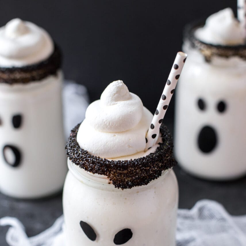 Boo-nilla Ghost Milkshakes {Easy + FUN!} | Lil' Luna