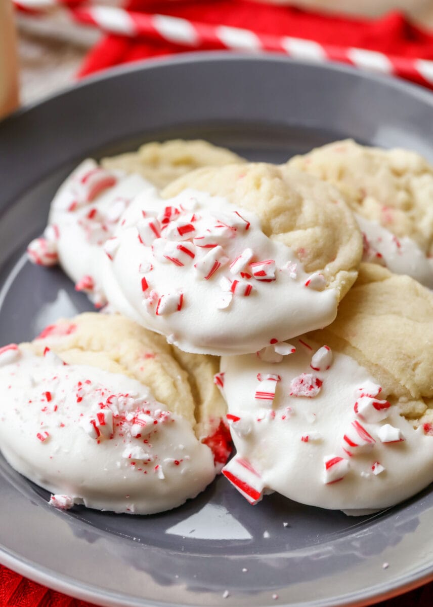 Peppermint Crunch Cookies {Dipped in White Chocolate} | Lil' Luna
