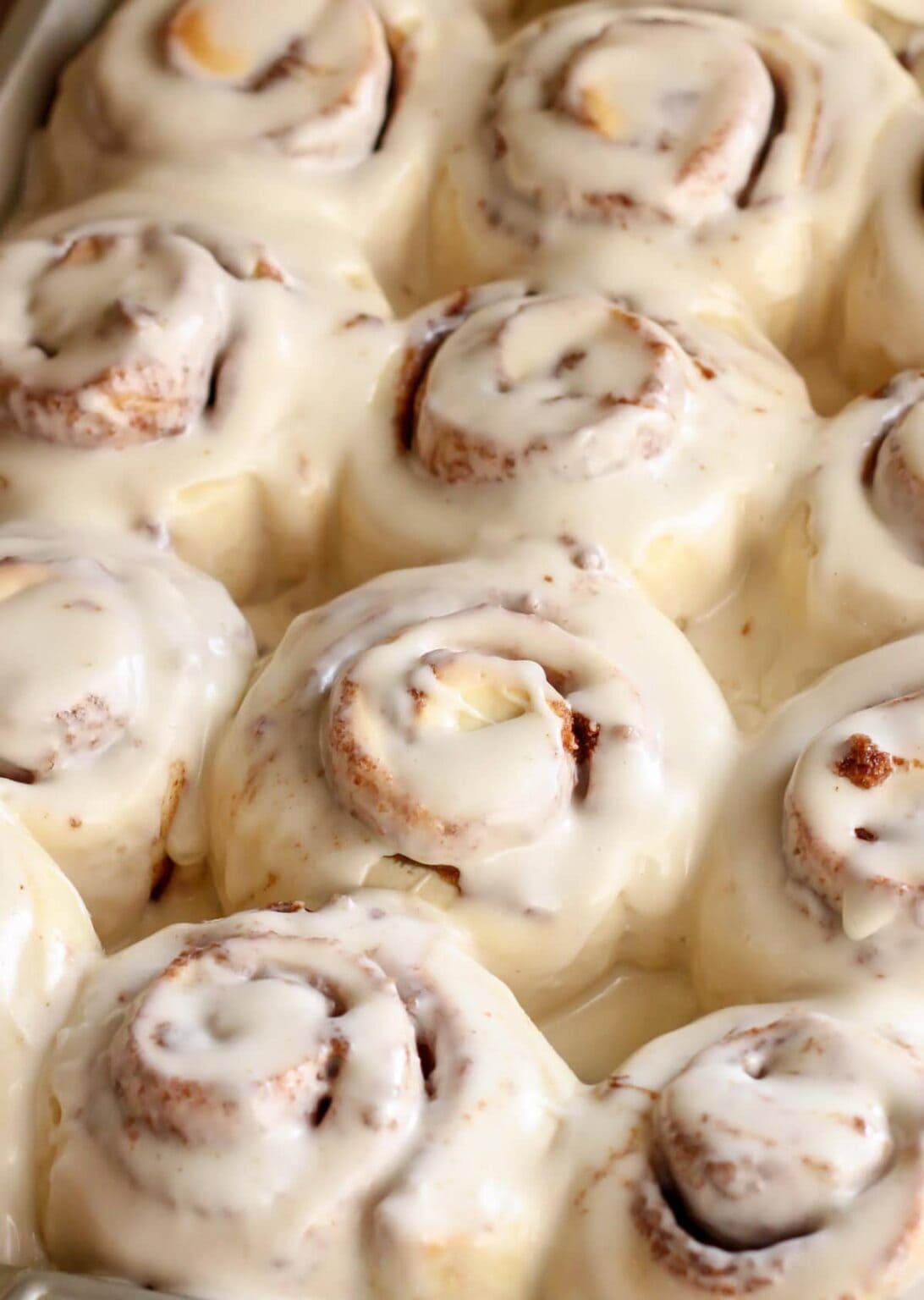 Easy Cinnamon Roll Recipe {Made in 1 Hour} | Lil' Luna