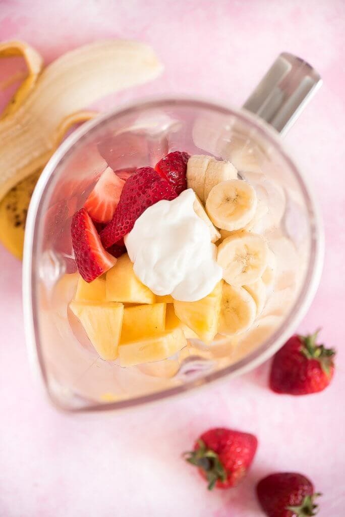 Quick and Easy Aloha Tropical Smoothie | Lil' Luna