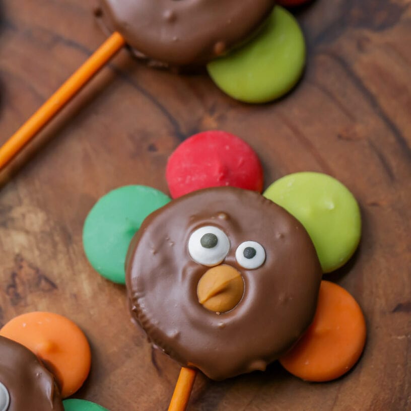 Oreo Turkeys {Adorable Thanksgiving Treat!} | Lil' Luna