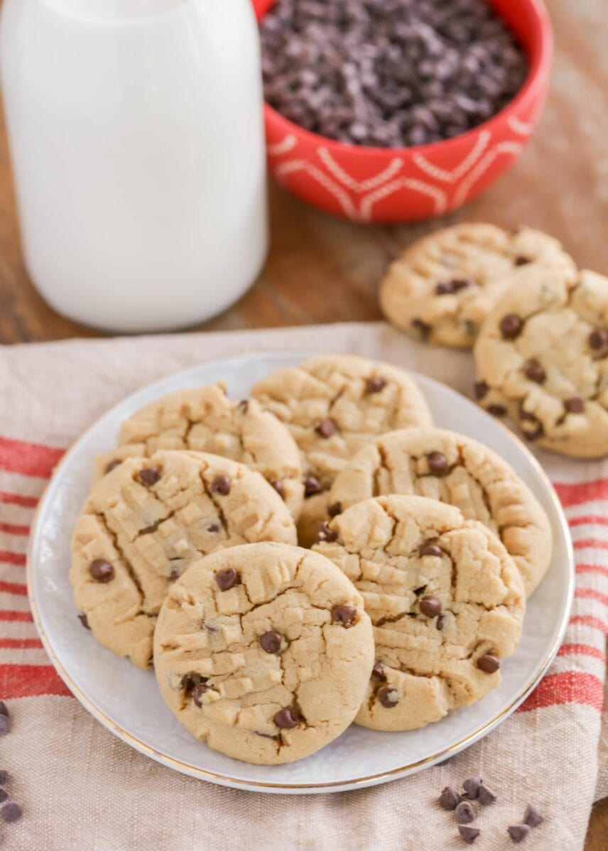 Mini Peanut Butter Cookies {Bite-Sized + Addicting} | Lil' Luna