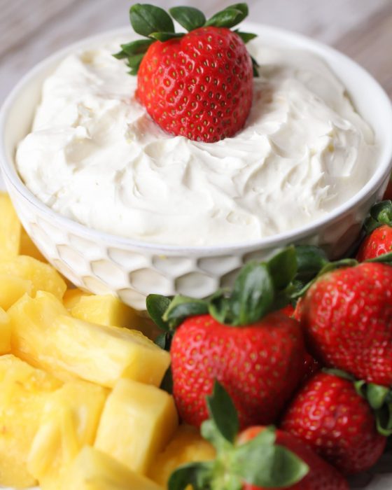 Yogurt Fruit Dip {Just 4 Ingredients!} | Lil' Luna