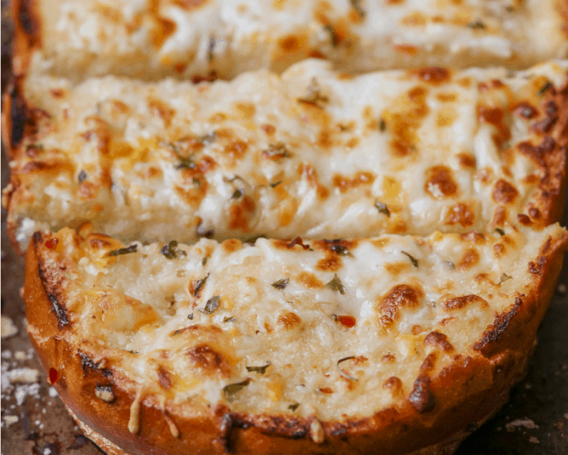 Cheesy Garlic Bread Recipe (+VIDEO) | Lil' Luna