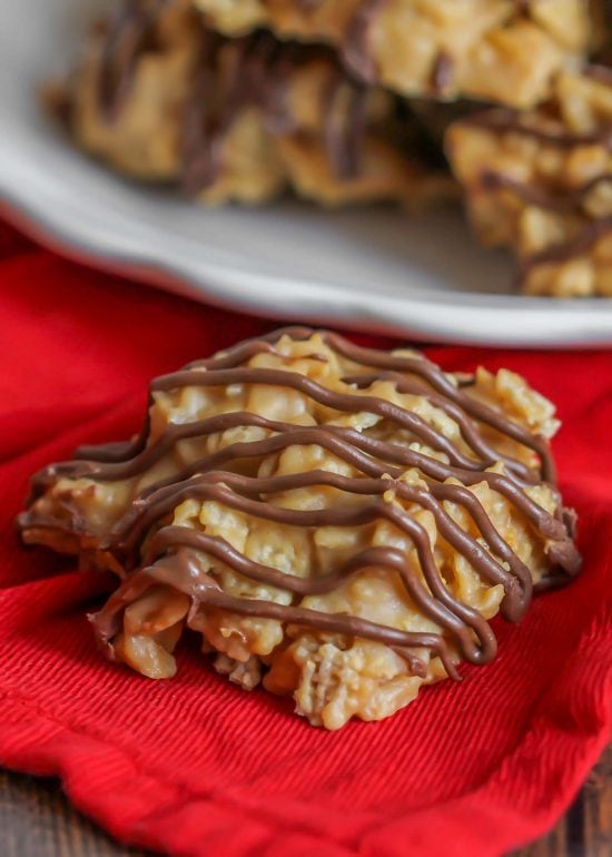 Peanut Butter Chews {No Bake Cornflake Cookies} | Lil' Luna