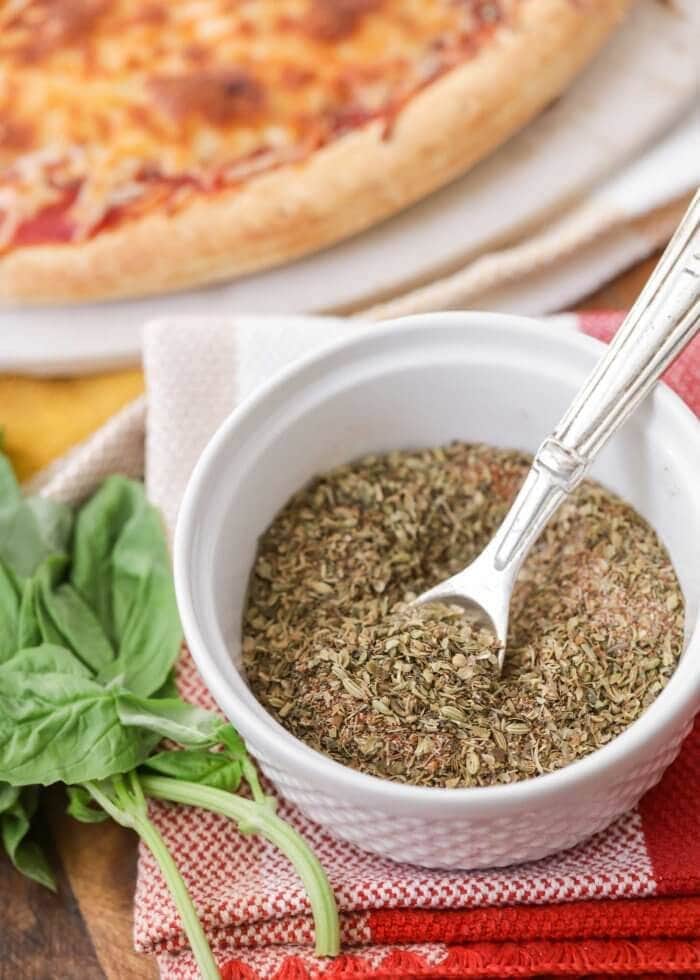 Homemade Pizza Seasoning Recipe | Lil' Luna