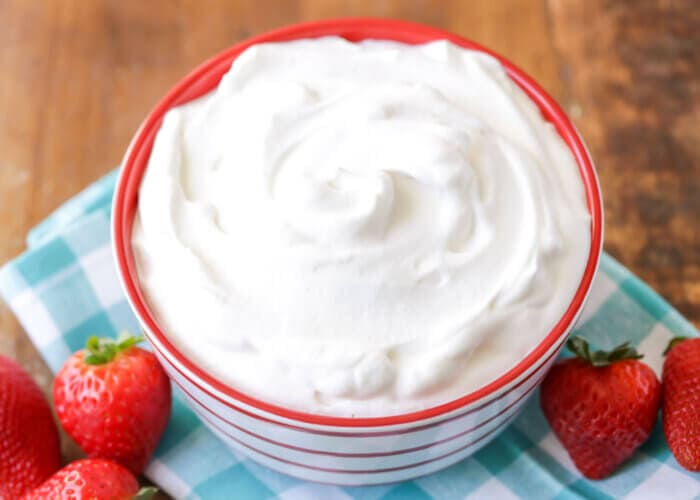 Homemade Whipped Cream {Step by Step + VIDEO} | Lil' Luna