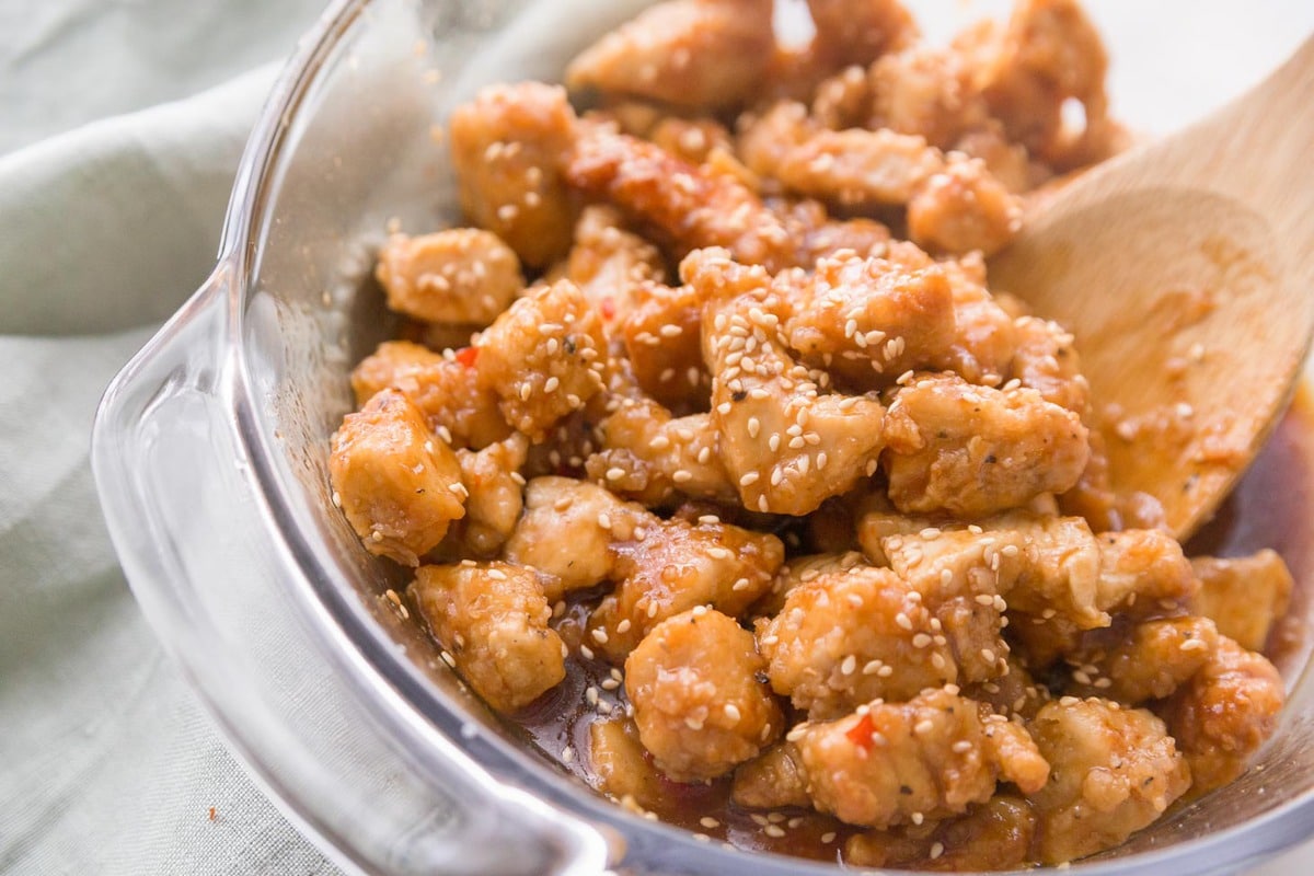 Easy Honey Sesame Chicken Recipe (+VIDEO) | Lil' Luna