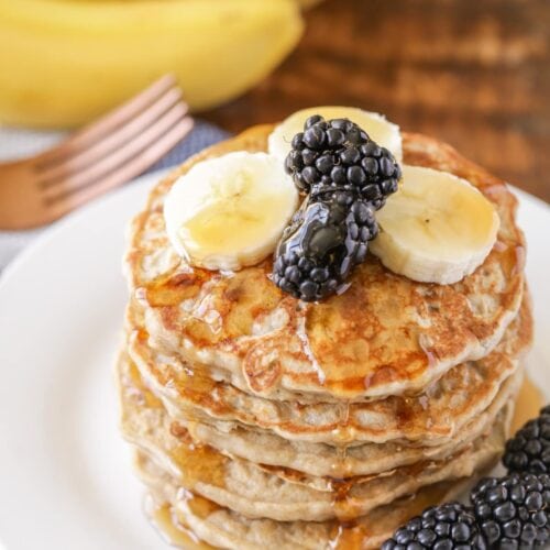 Banana Oatmeal Pancakes {hearty and delicious!!} | Lil' Luna