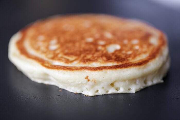 Easy Fluffy Pancakes {+VIDEO} | Lil' Luna