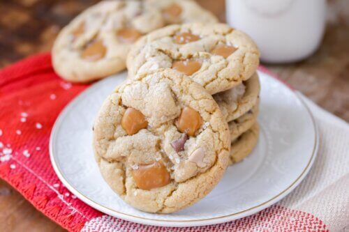DELICIOUS Salted Caramel Cookies Recipe | Lil' Luna