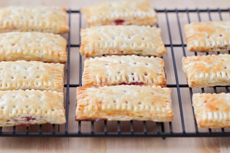 Homemade Pop Tarts {Use Your Favorite Filling!} | Lil' Luna