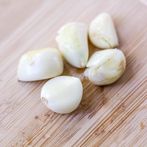 How to Mince Garlic {Step by Step} | Lil' Luna
