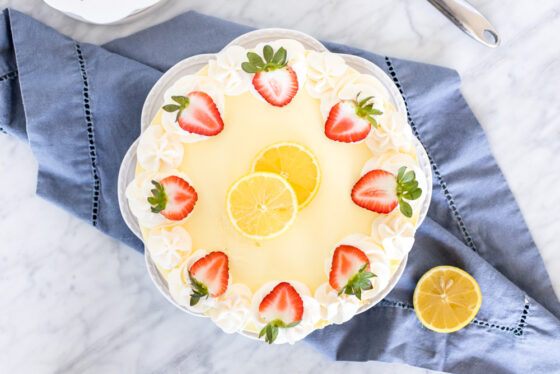 Easy Jello Cheesecake {No Bake!} | Lil' Luna