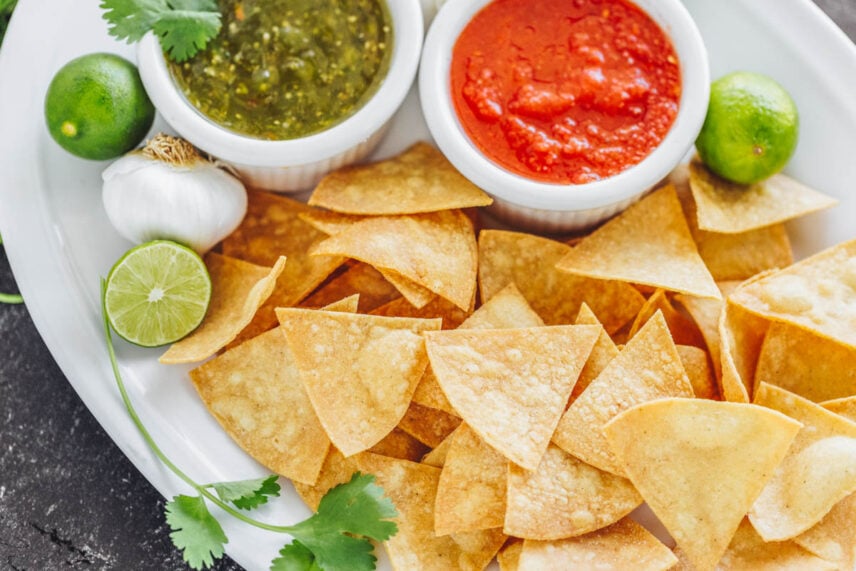 The BEST Homemade Salsa (Restaurant-Style) + VIDEO | Lil' Luna