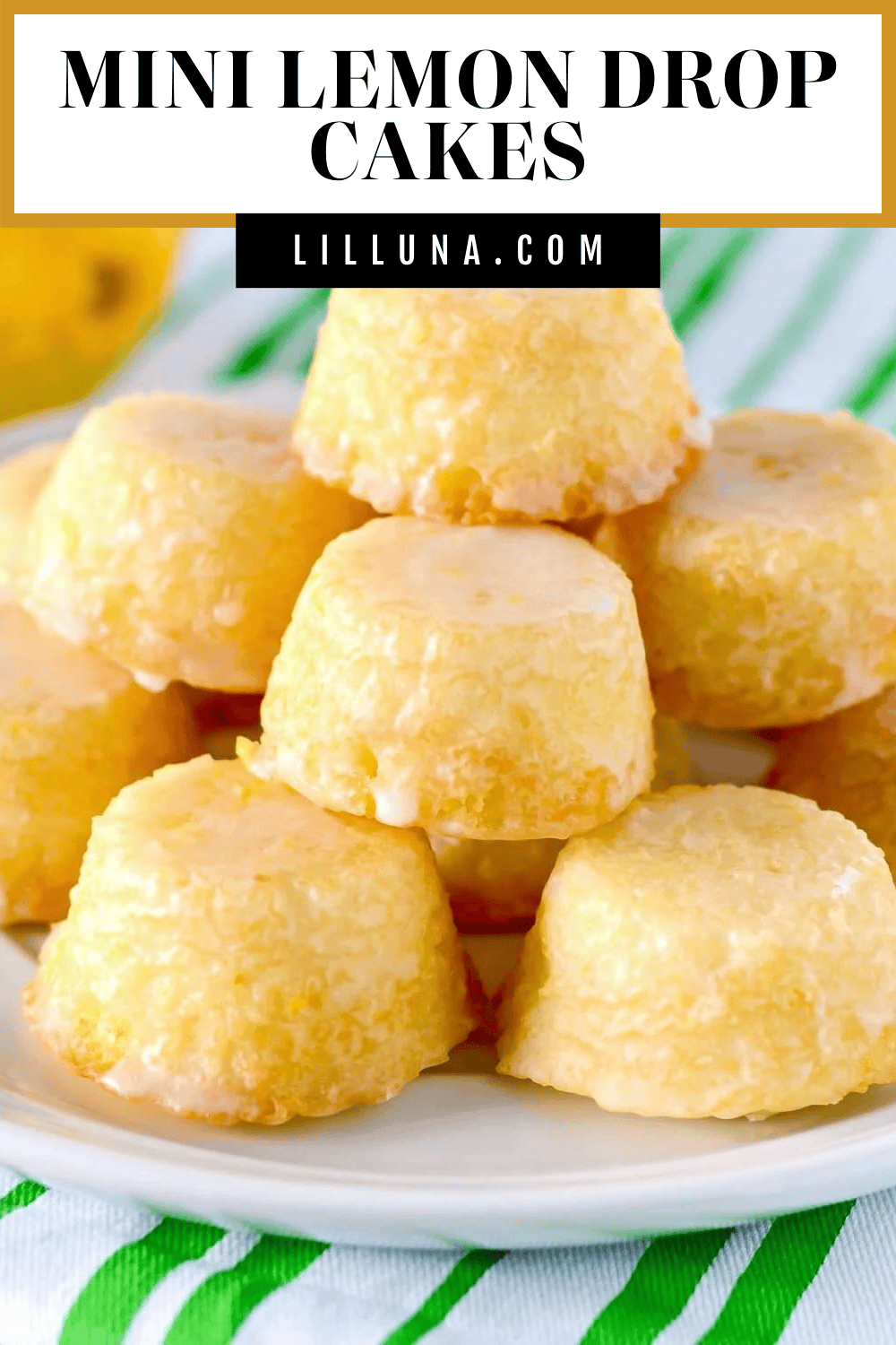 Mini Lemon Drop Cakes {Topped With a Lemon Glaze!} | Lil' Luna