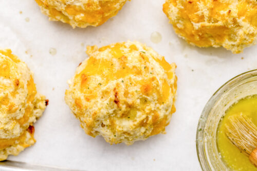 Cheddar Bay Biscuits {Red Lobster Copycat} | Lil' Luna