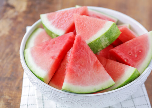How to Cut a Watermelon {Cubes, Sticks + Triangles!} | Lil' Luna