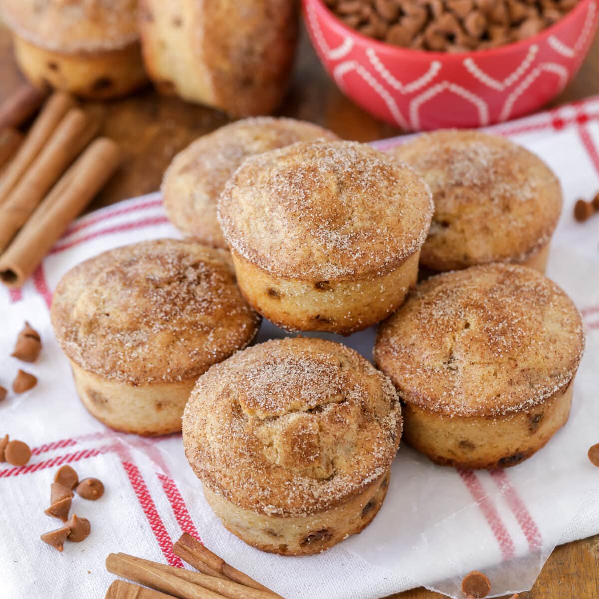 Snickerdoodle Muffins {Cinnamon + Sugar Topping} | Lil' Luna