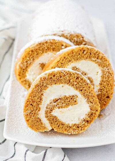 Classic Pumpkin Roll Recipe {+VIDEO} | Lil' Luna