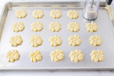 Classic Shortbread Cookie Recipe {+VIDEO} | Lil' Luna