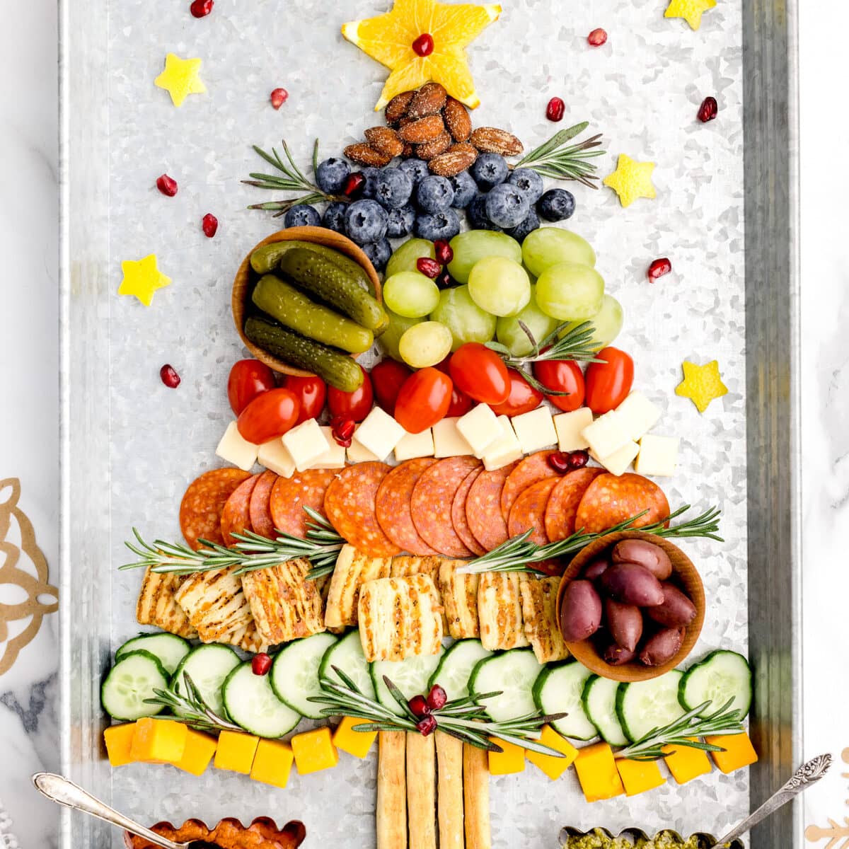 Christmas Tree Charcuterie Board | Lil' Luna Christmas Tree Charcuterie Board | Lil' Luna