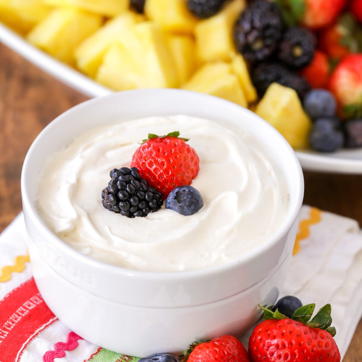 Easy Fruit Dip {5 ingredients!} +VIDEO | Lil' Luna