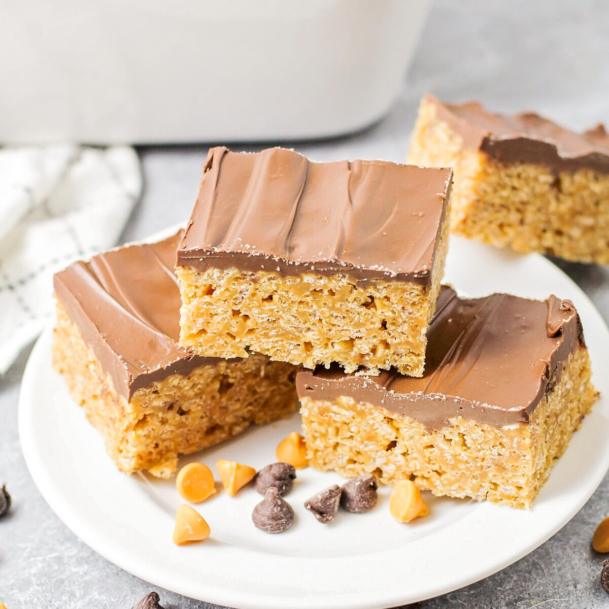 The Best Scotcheroos {+VIDEO} | Lil' Luna