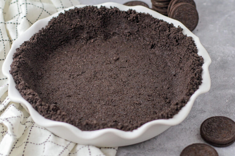 Oreo Pie Crust {Made in Minutes!} | Lil' Luna
