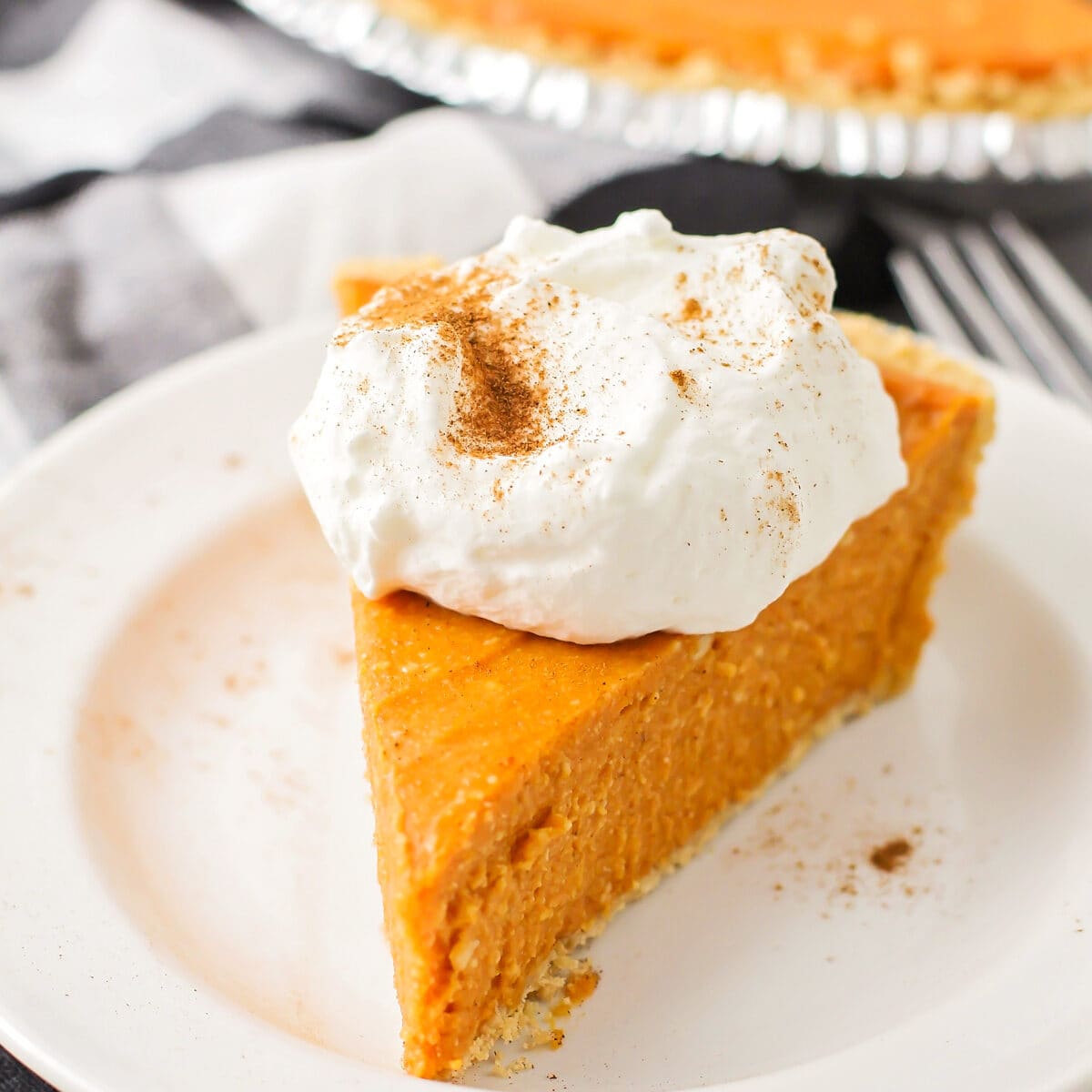 No Bake Pumpkin Pie {Quick + Easy} | Lil' Luna