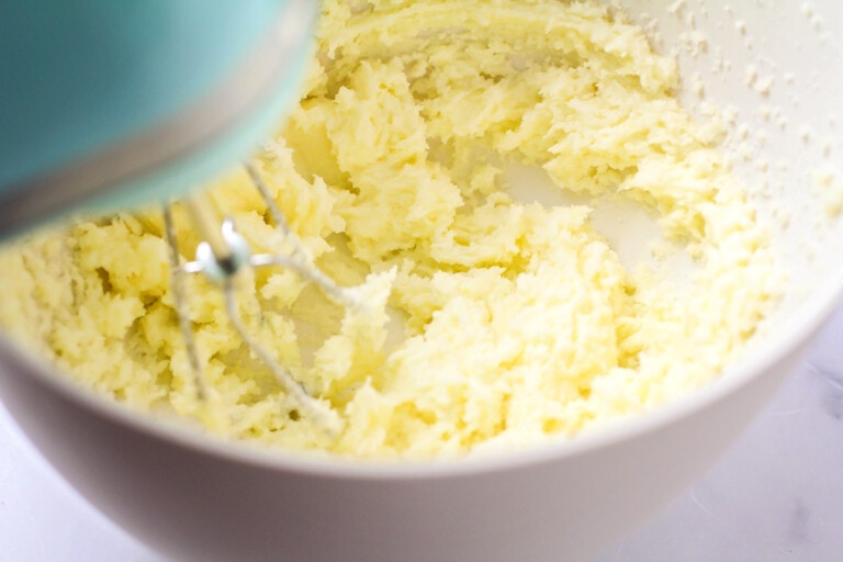 How to Cream Butter and Sugar {Step by Step!} | Lil' Luna