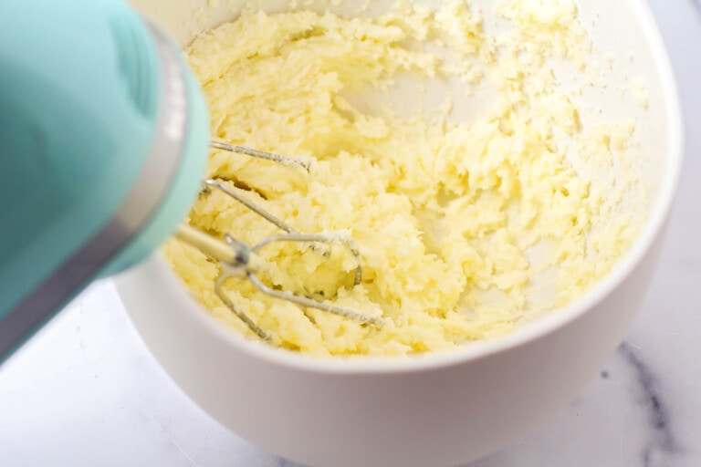 How to Cream Butter and Sugar {Step by Step!} | Lil' Luna