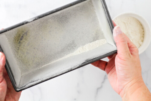 How to Grease and Flour a Pan | Lil' Luna