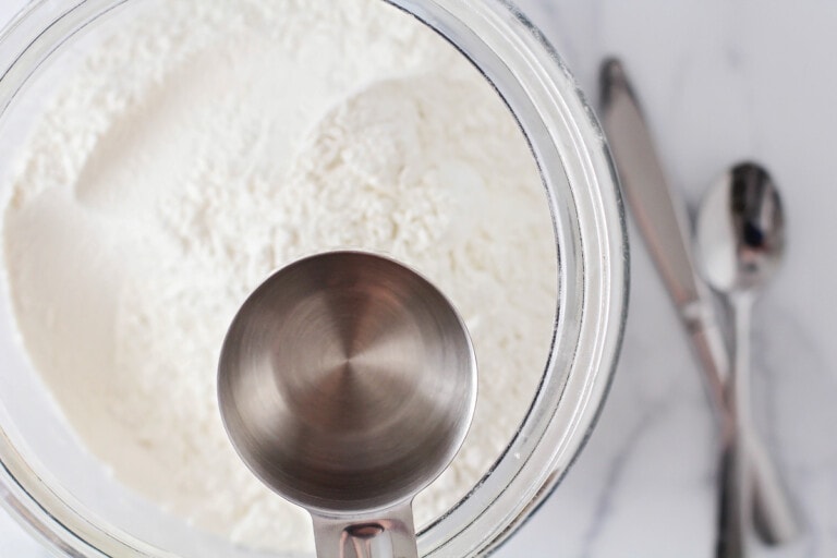 How to Measure Flour {The Proper Technique!} | Lil' Luna