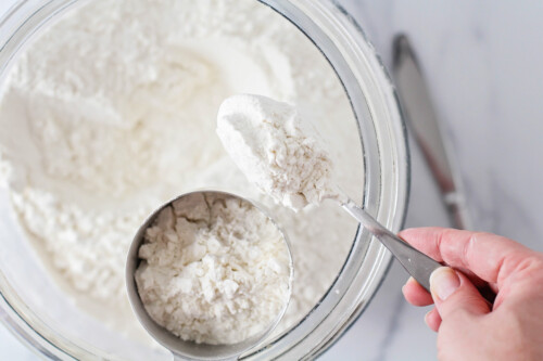 How to Measure Flour {The Proper Technique!} | Lil' Luna