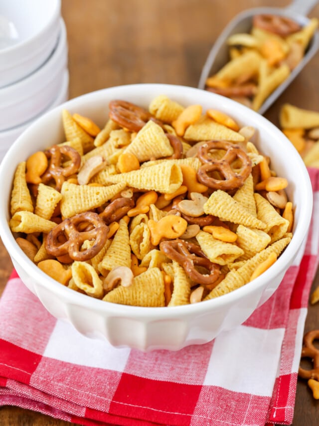 Homemade Trail Mix Recipe | Lil' Luna