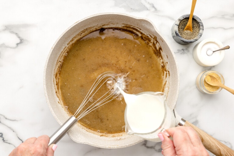 Rich Country Gravy Recipe | Lil' Luna