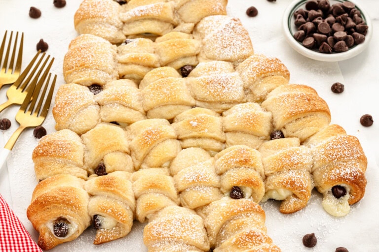 Pull Apart Cheesecake Christmas Tree | Lil' Luna