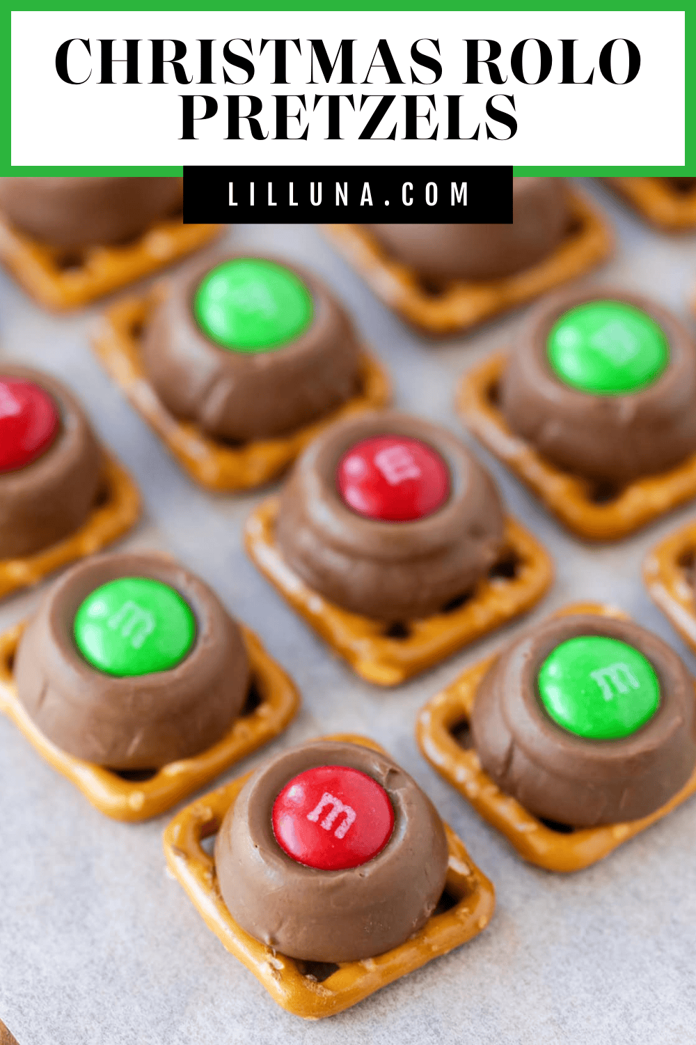 Christmas Rolo Pretzels | Lil' Luna