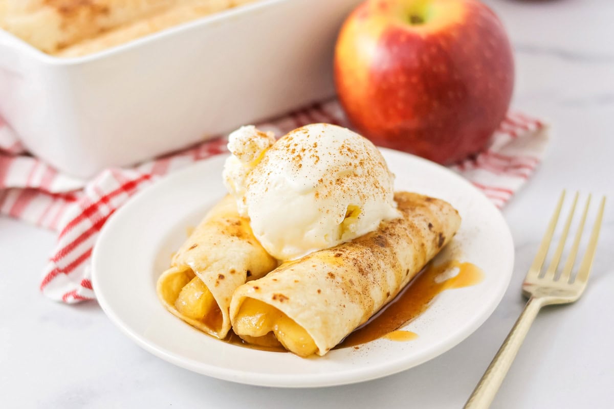 Apple Pie Enchiladas | Lil' Luna